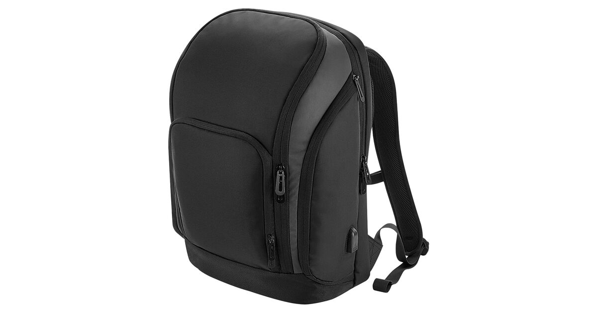 Quadra Pro-tech charge backpack | Brand Identity